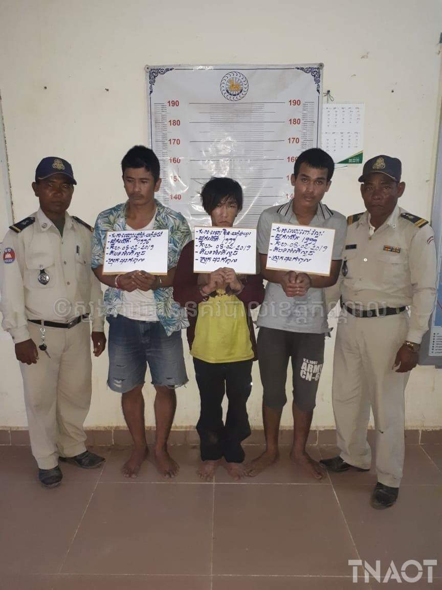 ប៉ុនប៉ងលួចម៉ូតូ ម្ចាស់គេដឹងខ្លួនមុនស្ទាក់ចាប់ឆែកឆេរបញ្ជូនទៅសមត្ថកិច្ចដើម្បីសួរនាំ - TNAOT