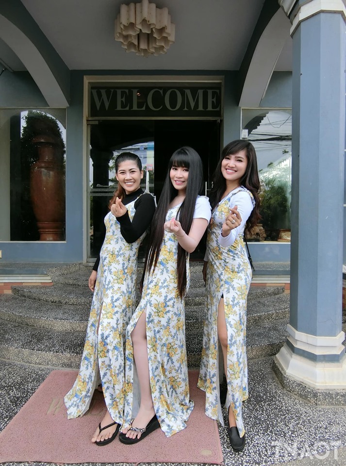 ស្រី អូន ប៊ិះនឹងជួបគ្រោះថ្នាក់នៅខ្វះតែប៉ុន្មានម៉ែត្រខាងមុនទៀត!! - TNAOT