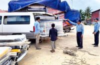 នគរបាលស្រុកព្រៃនប់ បន្តចាត់វិធានការណ៍ក្តៅចំពោះម្ចាស់រថយន្តដឹកទំនិញ សំពីងសំពោង - TNAOT