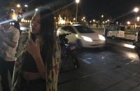 នារីរូបស្រស់ម្នាក់ ប្រុងលោតទឹកសម្លាប់ខ្លួន សំណាងល្អពលរដ្ឋឃើញទាន់ - TNAOT