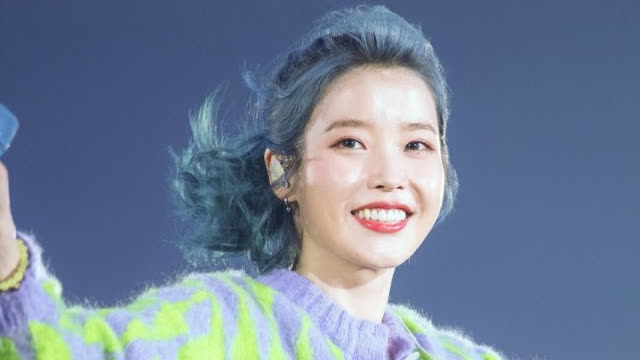 តោះ មកស្គាល់ពីជីវប្រវត្តិសង្ខេបកញ្ញា IU - TNAOT