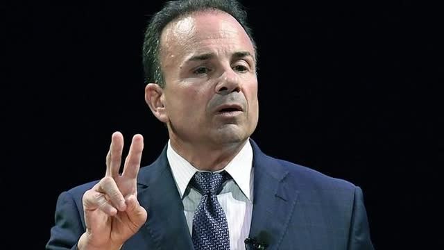 美国一市长坐飞机被狗咬 一条腿永久性受伤 怒告航空公司 - 柬埔寨头条