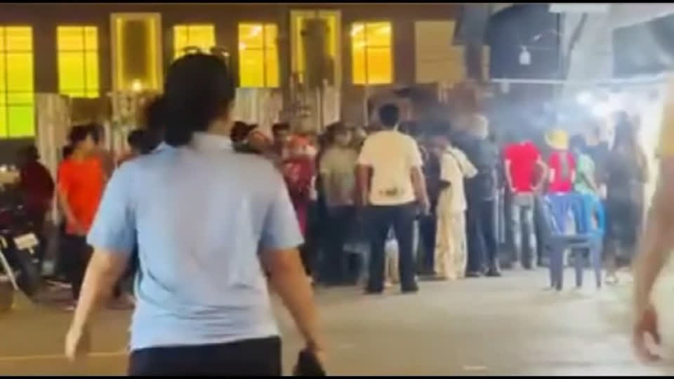 波贝一群外国人饮酒扰民还欲打保安，现已被捕！ - TNAOT