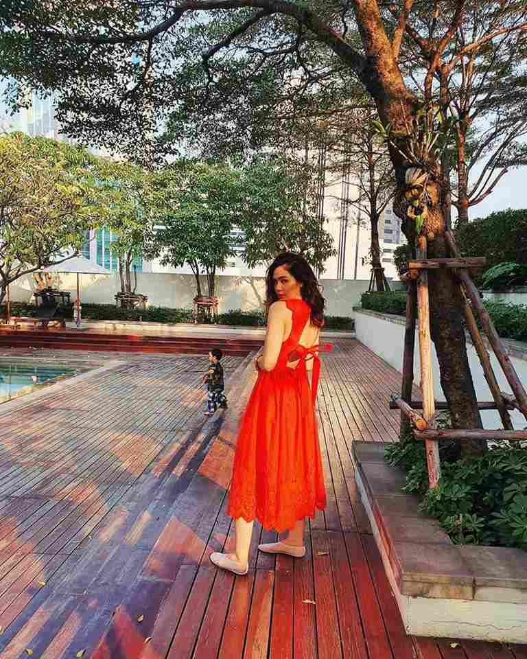 កុំរវល់តែធ្វើការងារផ្ទះ តែងខ្លួនដើម្បីចងចិត្តប្ដី គួរតែធ្វើខ្លួនឯងឱ្យមានតម្លៃ មានប្រយោជន៍ ...