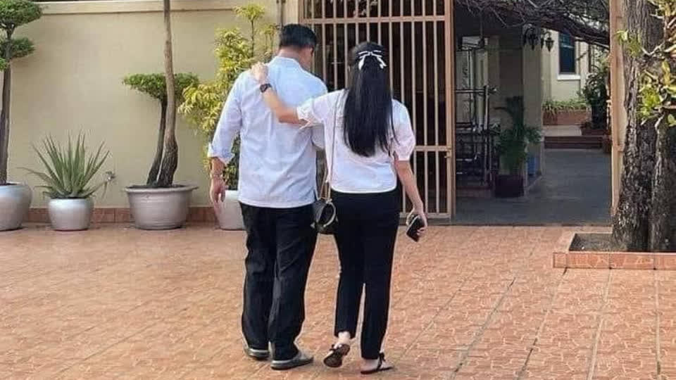 柬埔寨第一夫人分享与洪玛奈首相的合照并称：100年朋友！ - TNAOT