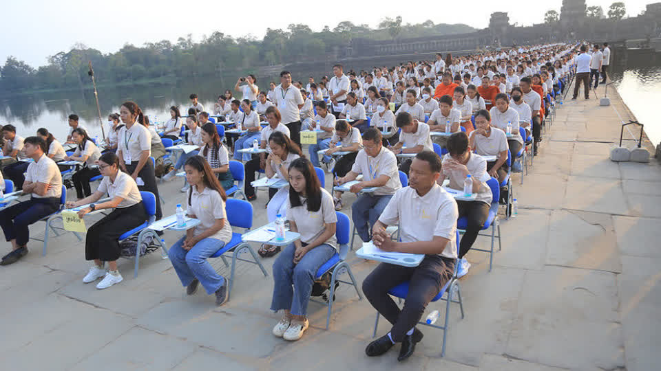 第二届“吴哥写作活动”吸引1200人报名 - TNAOT