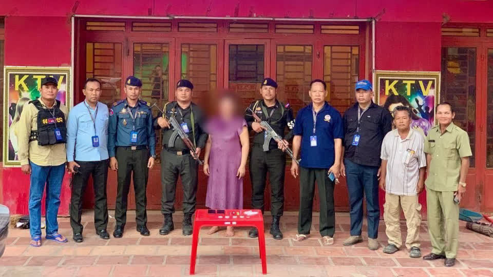 柬埔寨警方突查一涉毒KTV，1名女子被捕！ - TNAOT