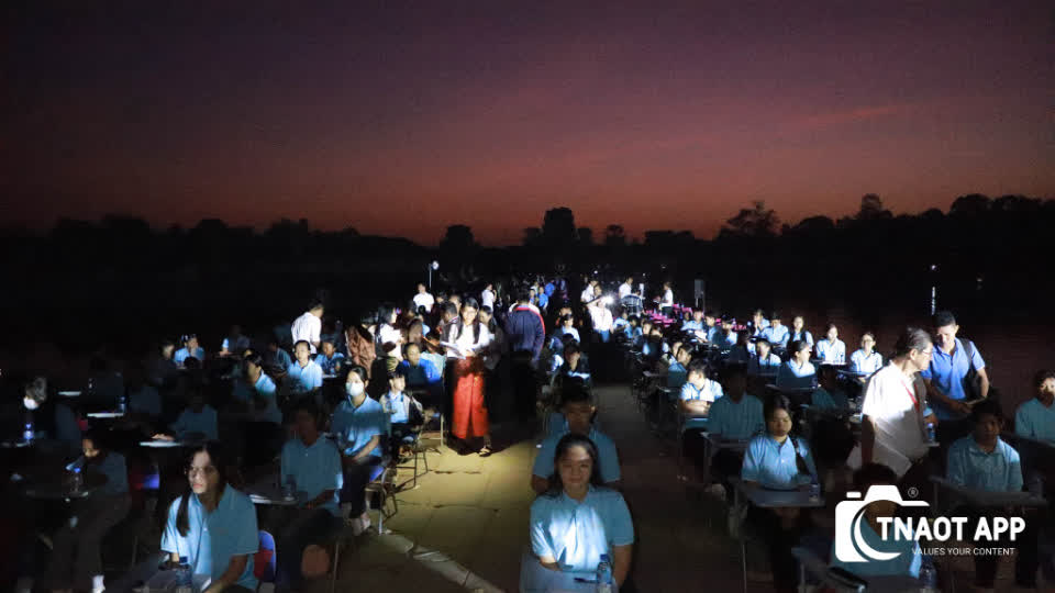 បេក្ខជនមកប្រលង «សំណេរអង្គរលើកទី២» ពិតជាសង្វាតខ្លាំងណាស់ - TNAOT